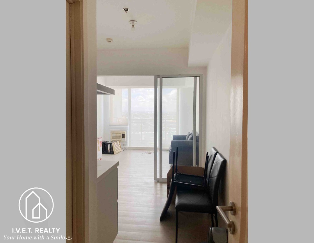 1BR unit for SALE located at Azure Urban Residences Paranaque City ID ...