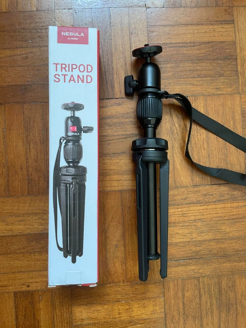 Anker Nebula Capsule II Smart Mini Projector + Anker Nebula Tripod ...