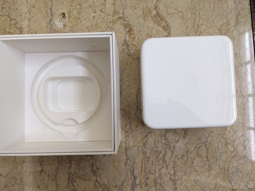 Apple watch casing and box, Mobile Phones & Gadgets, Wearables & Smart ...