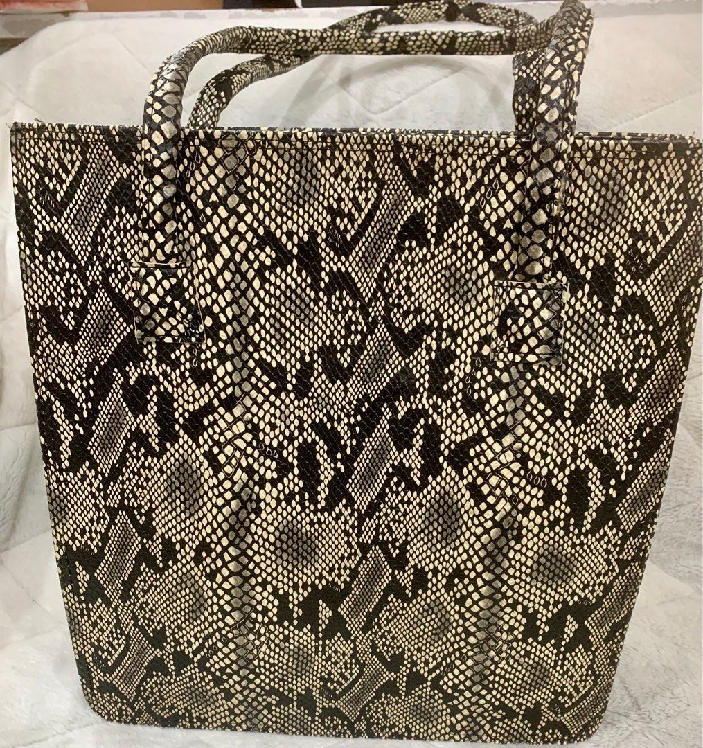 Authentic Snake skin shoulder bag, Women's Fashion, Bags & Wallets ...