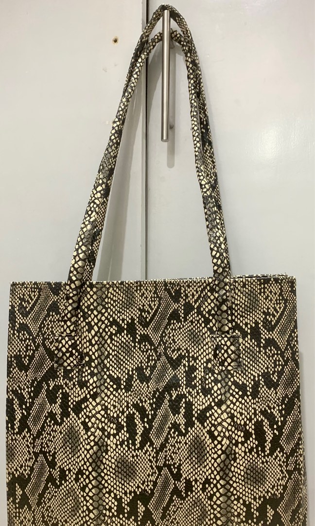 Authentic Snake skin shoulder bag, Women's Fashion, Bags & Wallets ...