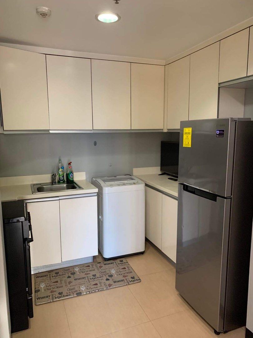 Infinity tower BGC condo with parking for sale (42 sqm), Property, For ...