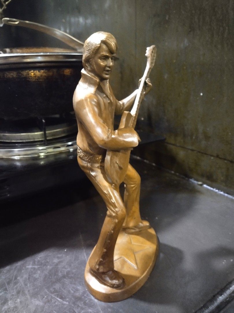 Brass Elvis Presley King of Rock in roll statue display, Hobbies & Toys ...