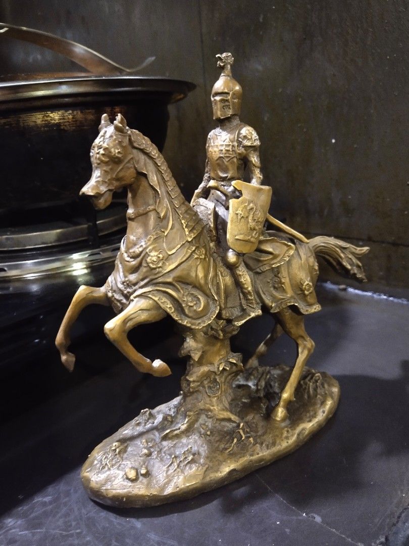 Brass knight armour soldier statue display, Hobbies & Toys, Memorabilia ...