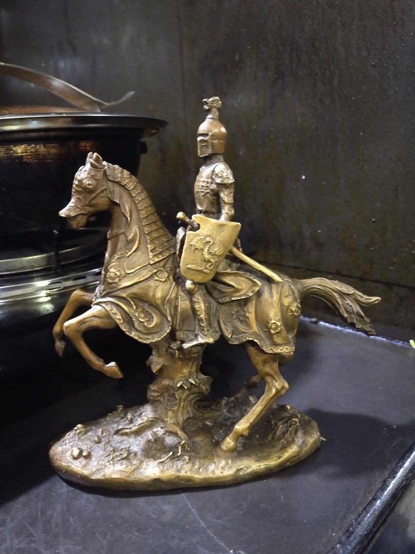 Brass knight armour soldier statue display, Hobbies & Toys, Memorabilia ...