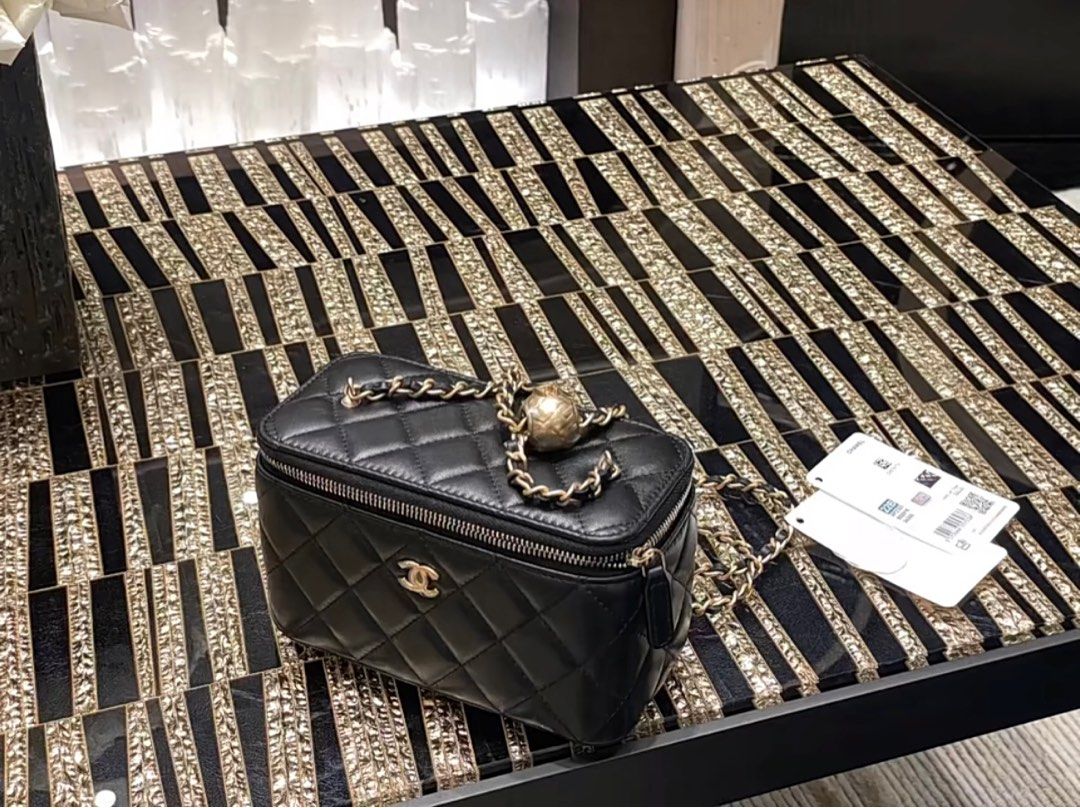 Chanel 22b Vanity With Chain (Pearl Crush), Luxury, Bags & Wallets on ...