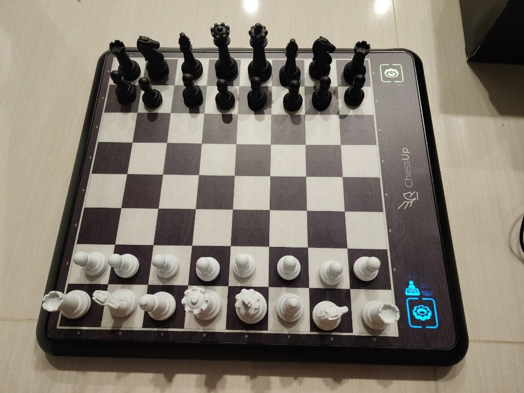 Chess Up Chessup electronic chess board, Hobbies & Toys, Toys & Games ...