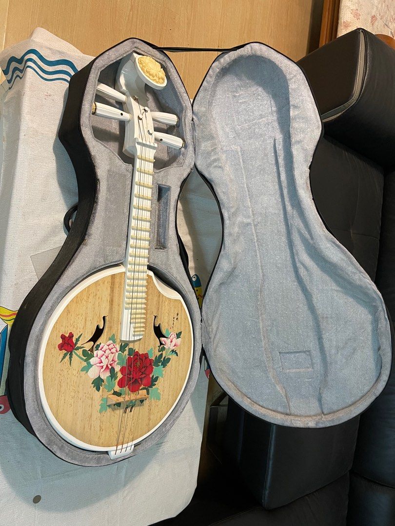 Chinese musical instrument Ruan (阮), Hobbies & Toys, Music & Media ...