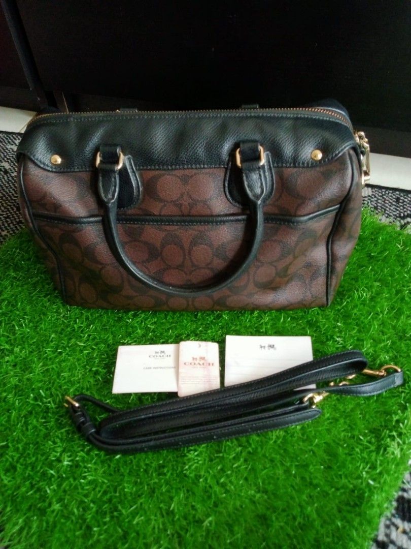 Coach Bennet Signature, Barang Mewah, Tas & Dompet di Carousell