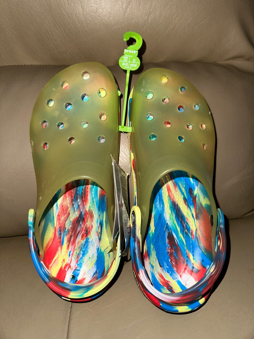 Crocs Neon Green, Women's Fashion, Footwear, Slippers and slides on ...