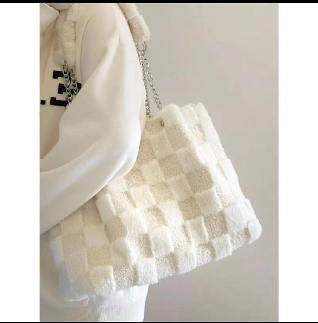 cute fluffy white bag, Women's Fashion, Bags & Wallets, Shoulder Bags ...