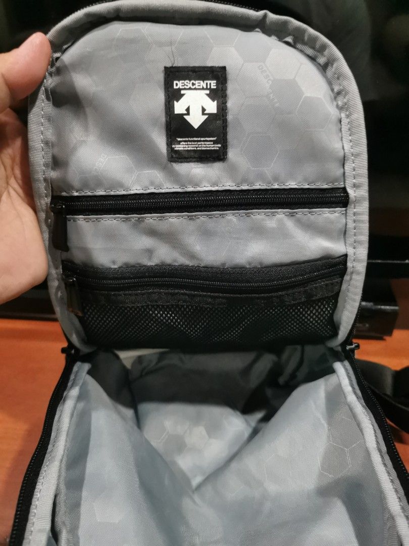 Descente Pack, Men's Fashion, Footwear, Sneakers on Carousell