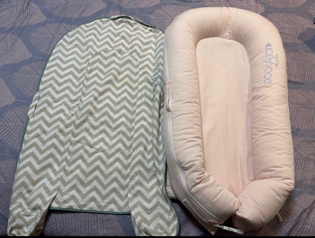 DockaToT Deluxe+ Dock - Strawberry Cream, Babies & Kids, Baby Nursery ...
