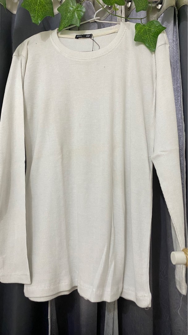H&M basic, Fesyen Wanita, Pakaian Wanita, Atasan di Carousell