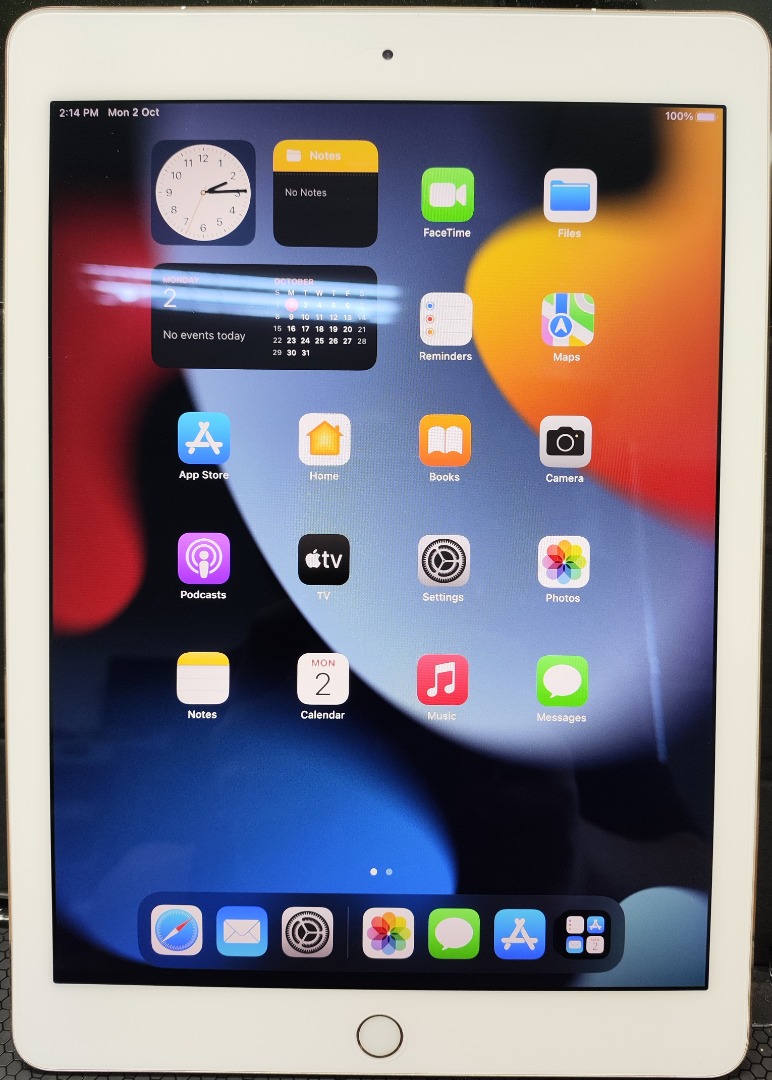 IPAD PRO 9.7 Inch 256GB Cellular version with box and accessories ...