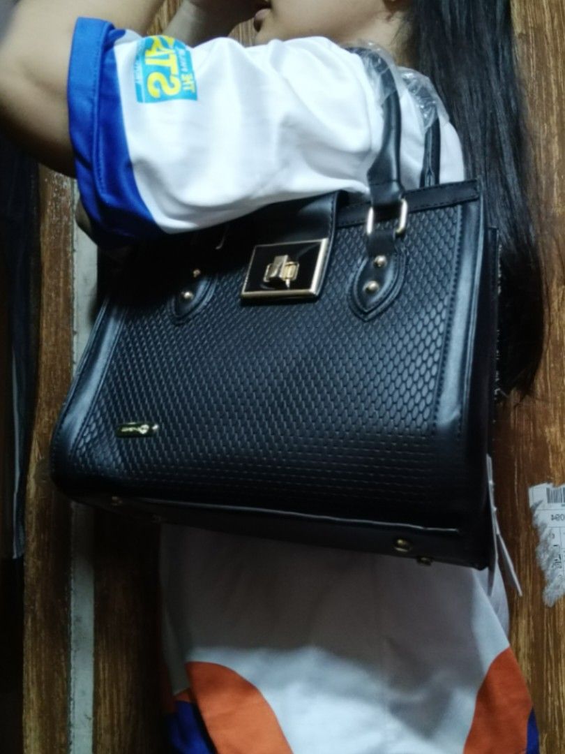 KCROSS BLACK TWO WAY BAG (HANDBAG/SLINGBAG), Women's Fashion, Bags ...