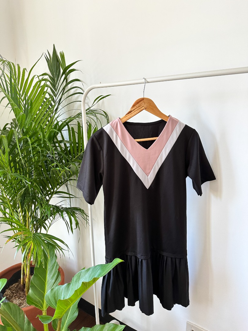 Korean V Contrast Dress, Women's Fashion, Dresses & Sets, Dresses on ...