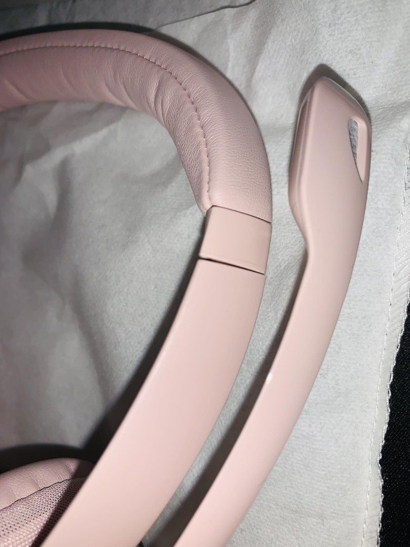 Logitech H390 USB Headset Rose, Audio, Headphones & Headsets on Carousell