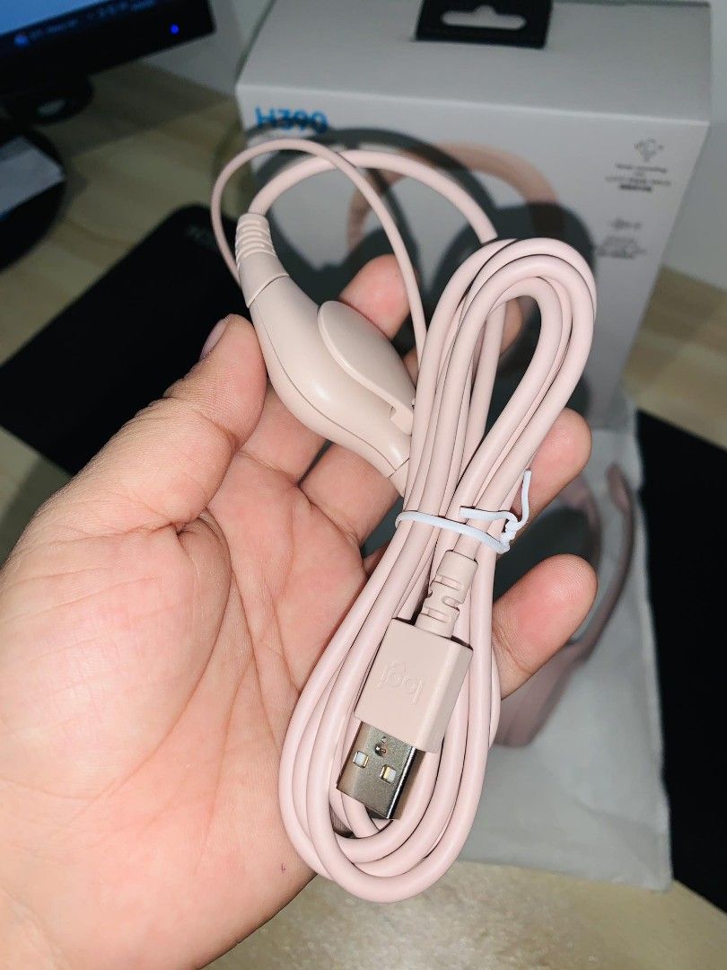Logitech H390 USB Headset Rose, Audio, Headphones & Headsets on Carousell