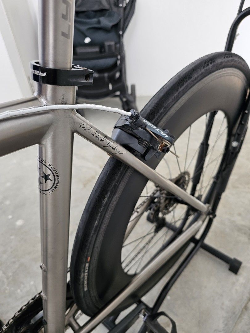 Lynskey Helix Pro titanium road bike with Chris king wheelset, Sports ...
