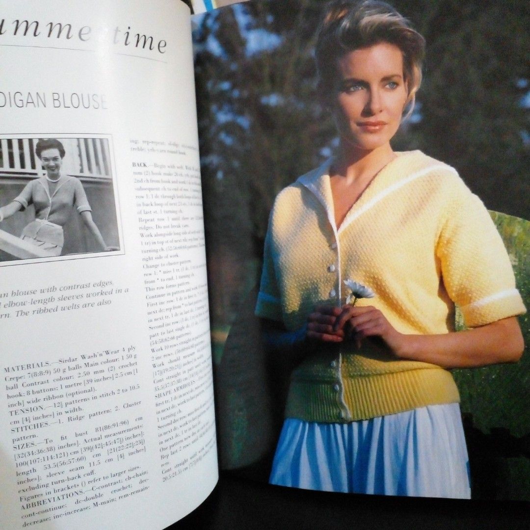 Majalah fashion vogue classic chorchet hard cover anne mathews, Buku ...