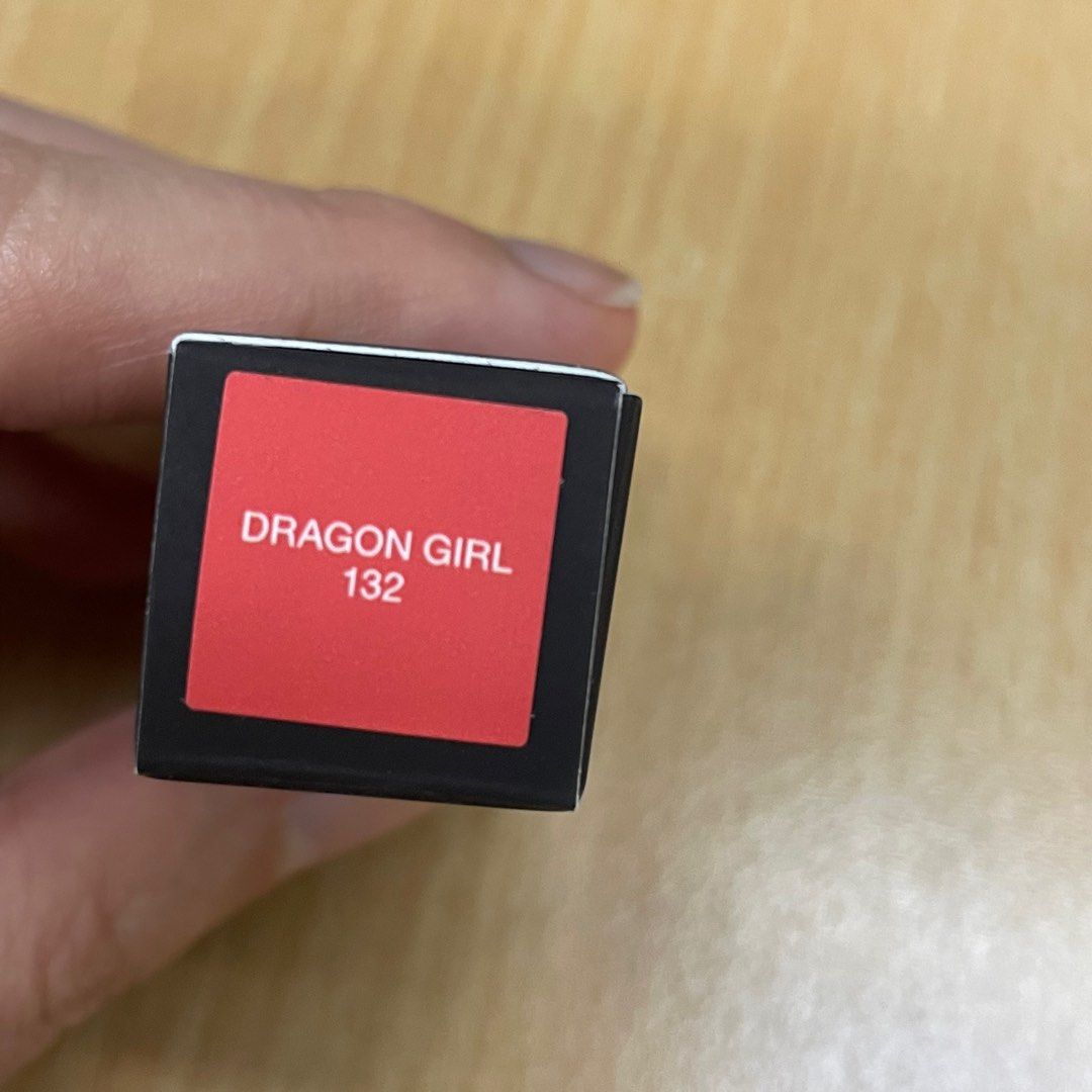 Nars 特霧絲柔持色唇膏 精巧版 Dragon girl 132, 香水、美妝、保養, 臉部彩妝、保養與清潔, 化妝品在旋轉拍賣