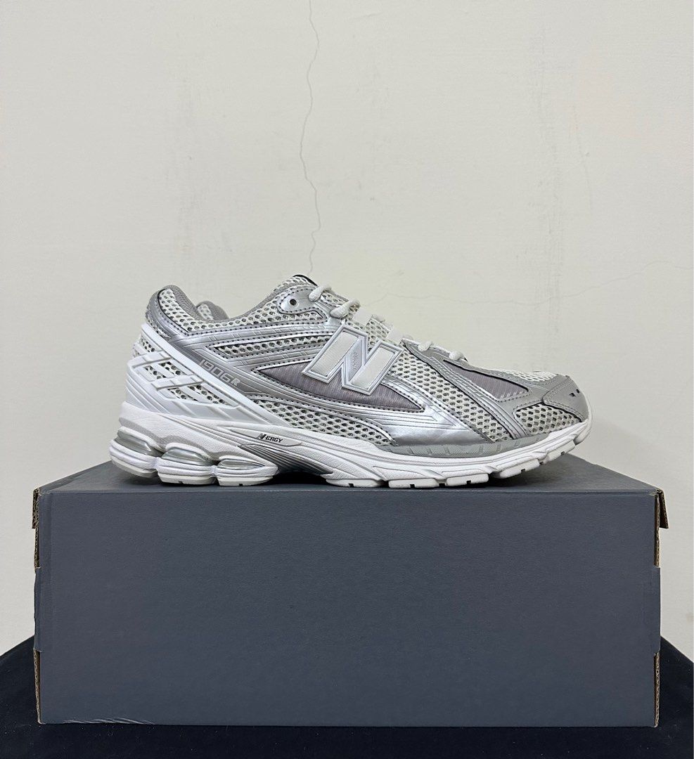 NEW BALANCE M1906RCB , 他的時尚, 鞋類, 運動鞋、球鞋在旋轉拍賣