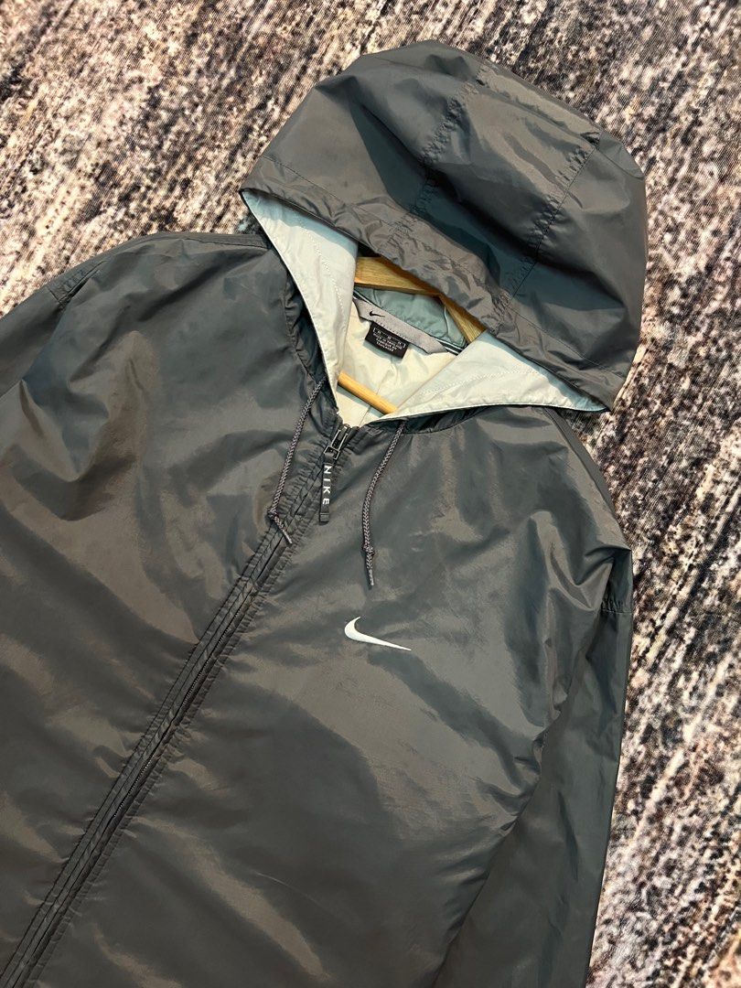 Nike waterproof jacket, Men's Fashion, Activewear on Carousell