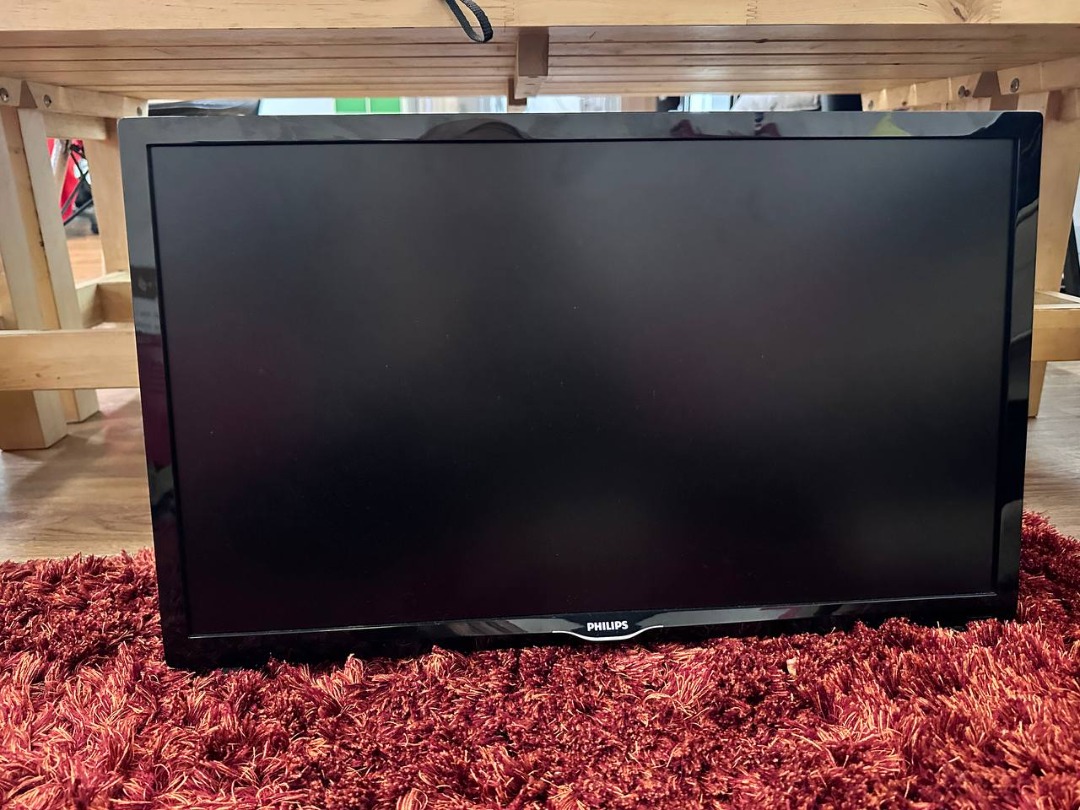 Philips LCD Monitor (24-inch), Computers & Tech, Parts & Accessories ...