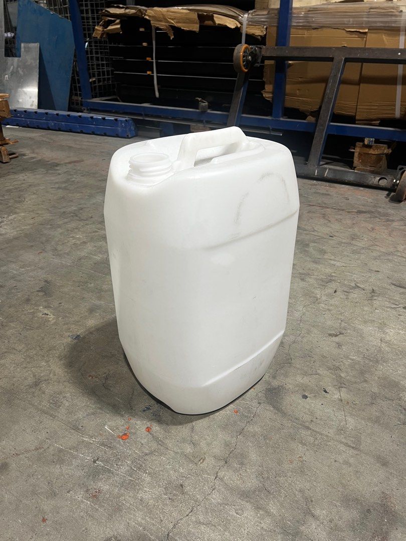 Plastic gasoline / Jerry Can / Reconditioned White Carboy / Plastic ...