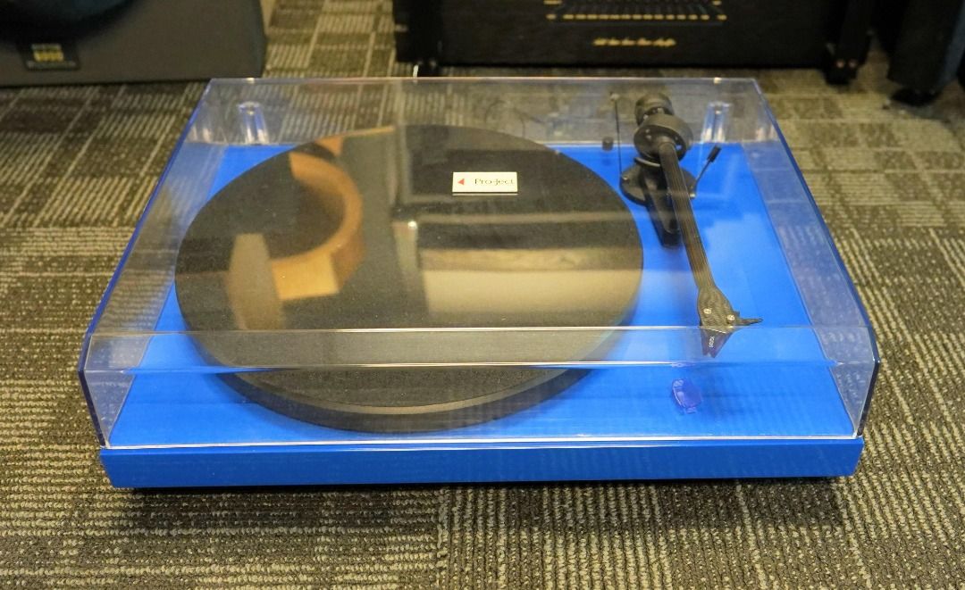 Project Debut Carbon turntable, Audio, Other Audio Equipment on Carousell