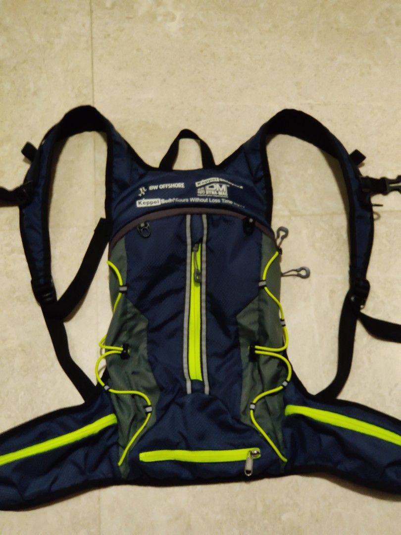 Runners backpack, Men's Fashion, Bags, Backpacks on Carousell