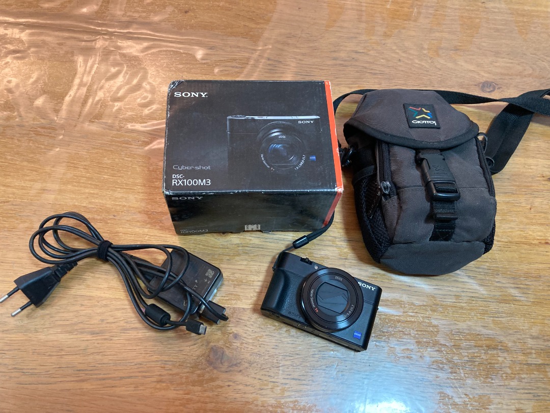 SONY Cyber-shot DSC-RX100M3 wifi premium digital camera incl. spare ...