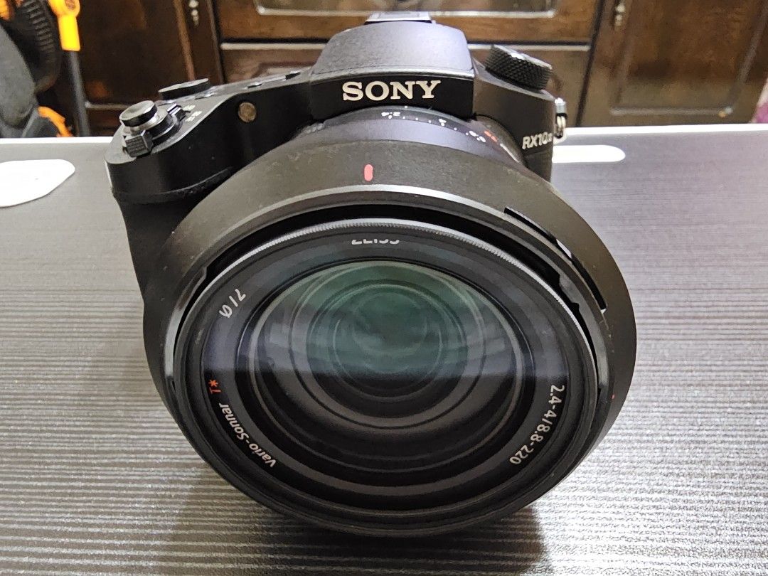 Sony Rx10 iv, Photography, Cameras on Carousell