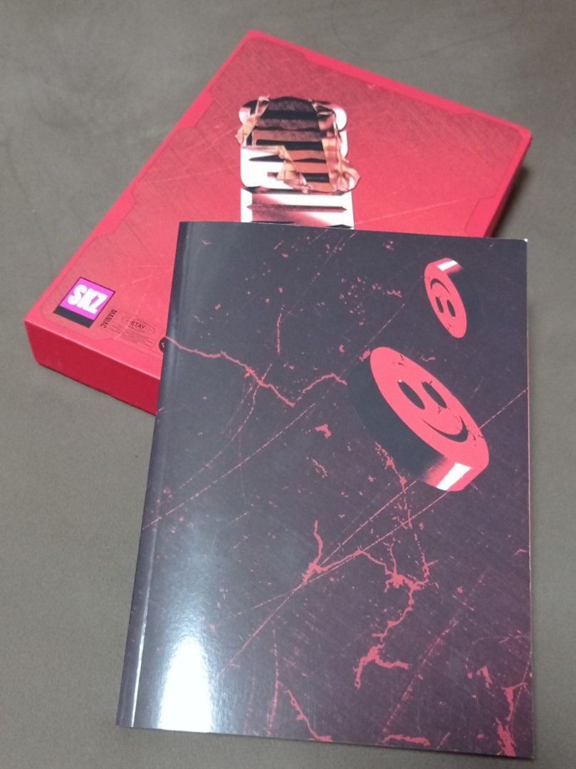 STRAYKIDS ODDINARY MASK OFF PHOTOBOOK, Hobbies & Toys, Memorabilia ...