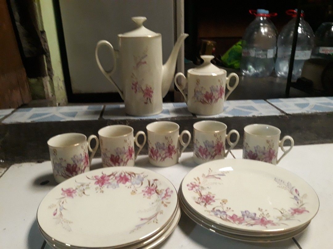 Tea set keramik cina bunga, Kitchen & Appliances di Carousell