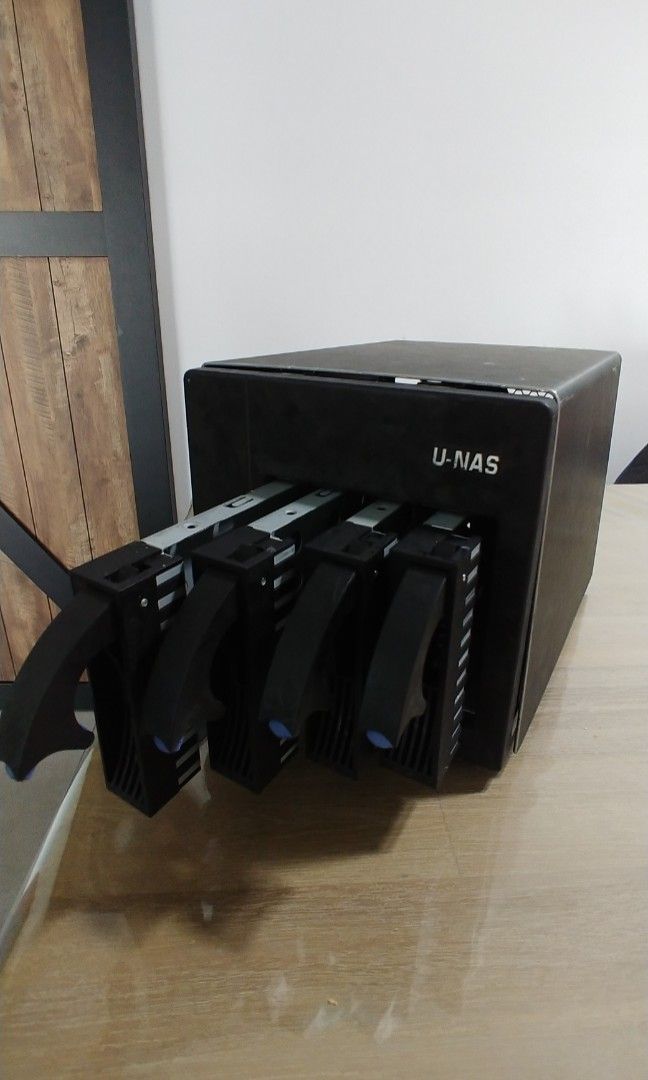 U-NAS 4-Bay Mini-ITX NAS Chassis, Computers & Tech, Parts & Accessories ...