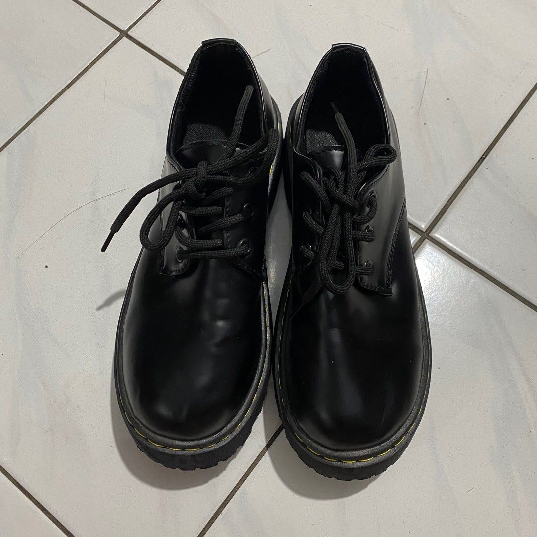 unisex not docmart platform shoe, Fesyen Wanita, Sepatu di Carousell