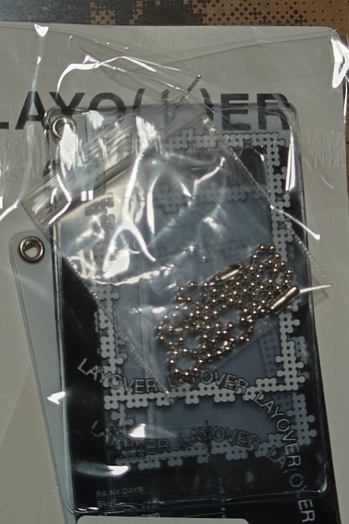 V (BTS) 'Layover' (3 sets + weverse album ver.) Set, Hobbies & Toys, Music & Media, CDs & DVDs ...