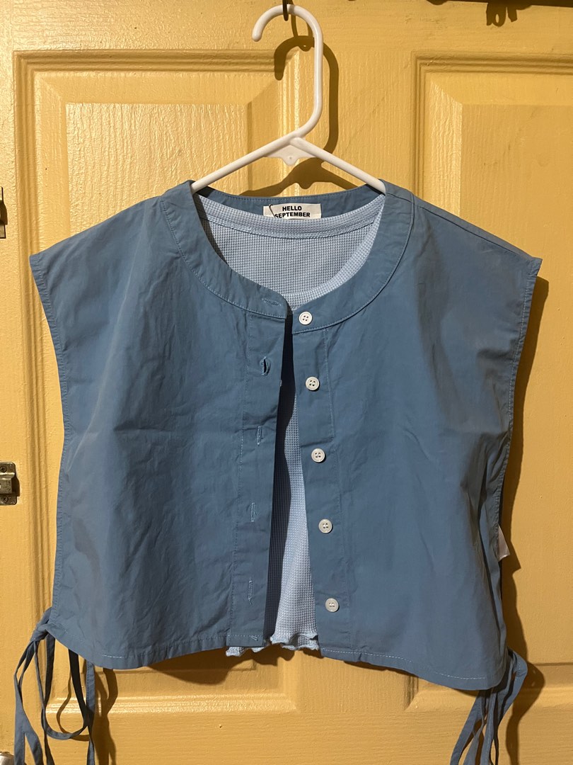 Vest + inner, Women's Fashion, Tops, Sleeveless on Carousell