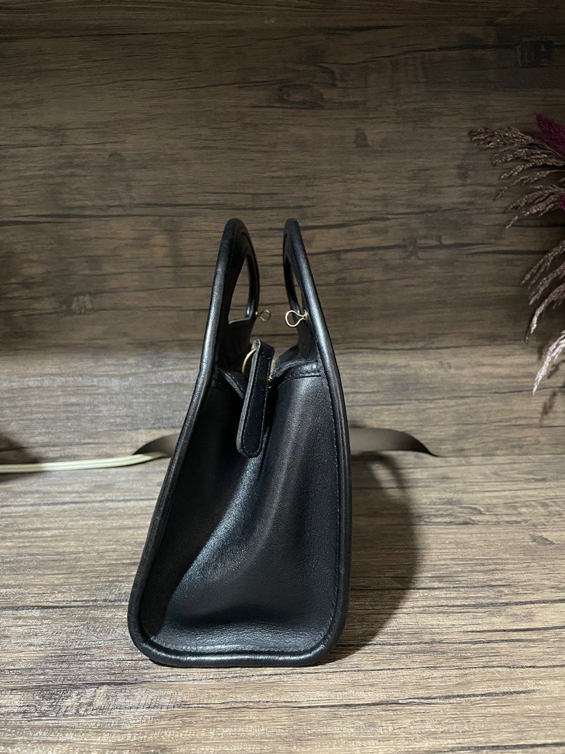 Vintage Coach Carousel, Women's Fashion, Bags & Wallets, Cross-body ...