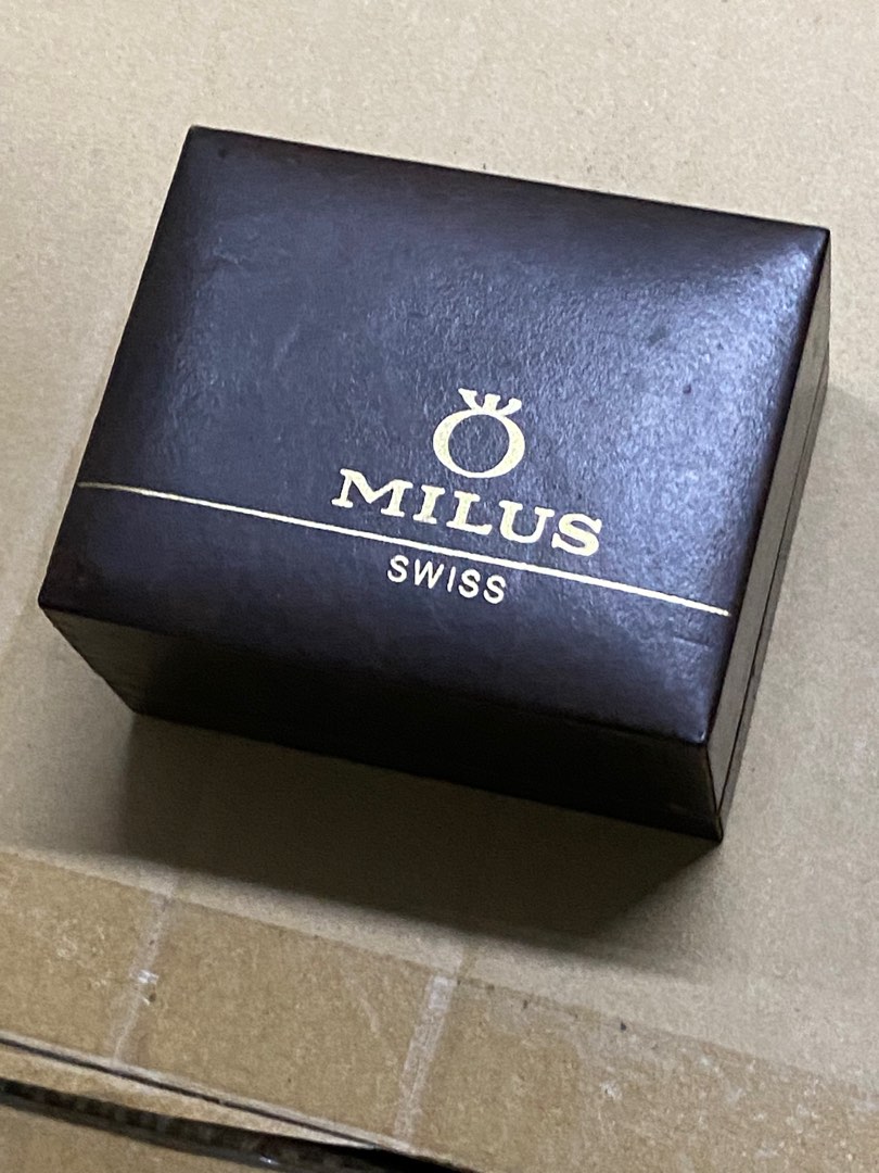 Vintage Milus swiss watch box, Hobbies & Toys, Memorabilia ...