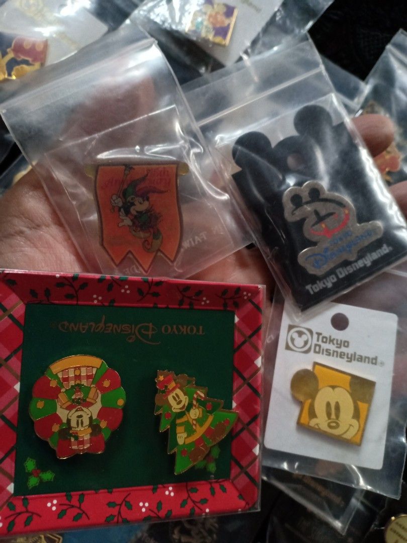 Vintage Tokyo Disneyland Pins Keychains, Hobbies & Toys, Memorabilia ...