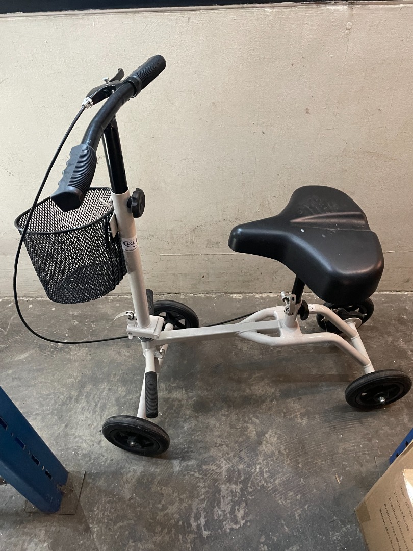 Walker Scooter with Seat, Health & Nutrition, Assistive & Rehabilatory ...