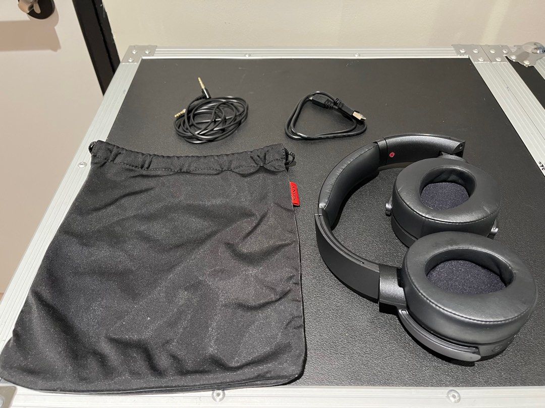 WTS Sony MDR XB-950 wireless headphones, Audio, Headphones & Headsets ...