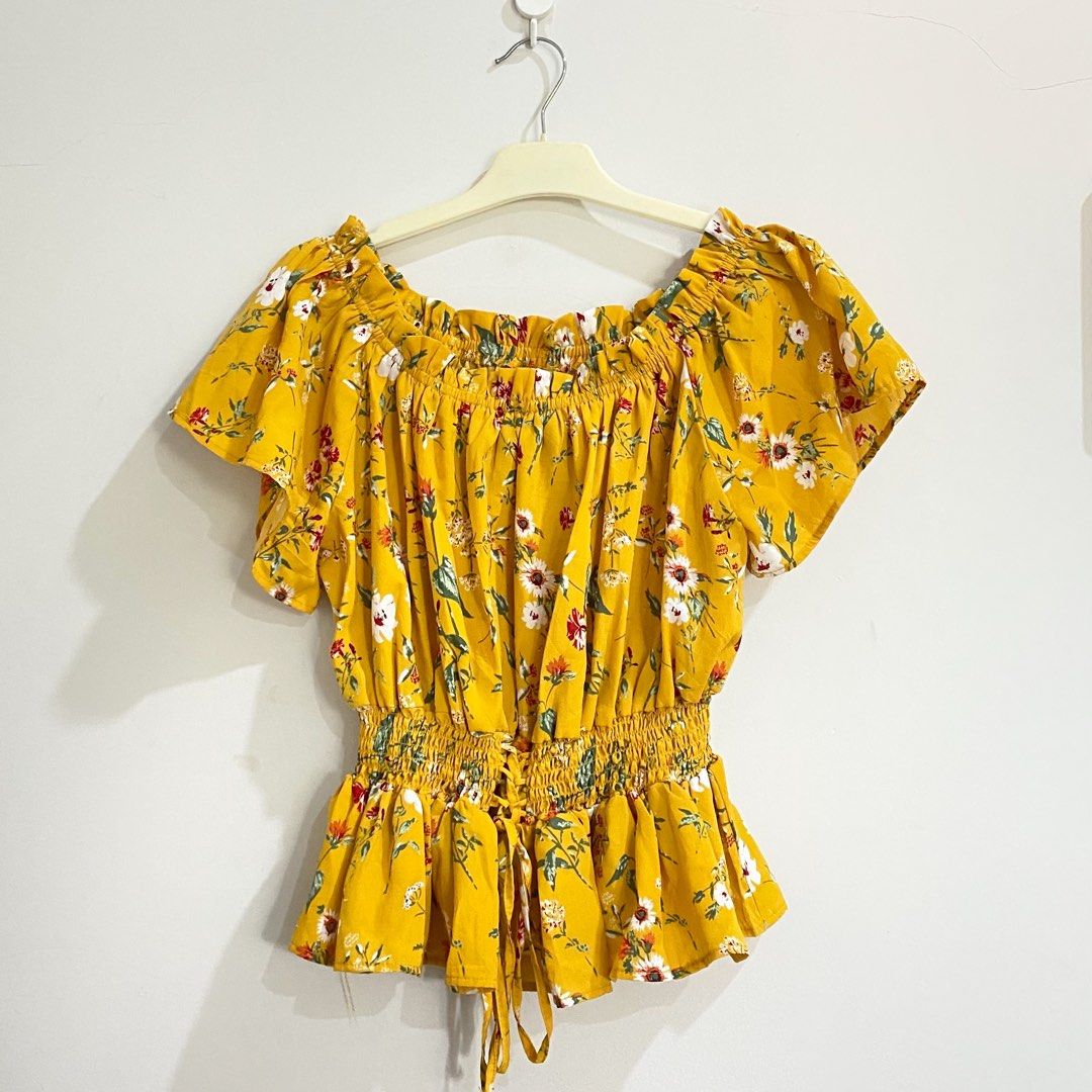 Yellow Sabrina, Fesyen Wanita, Pakaian Wanita, Atasan di Carousell