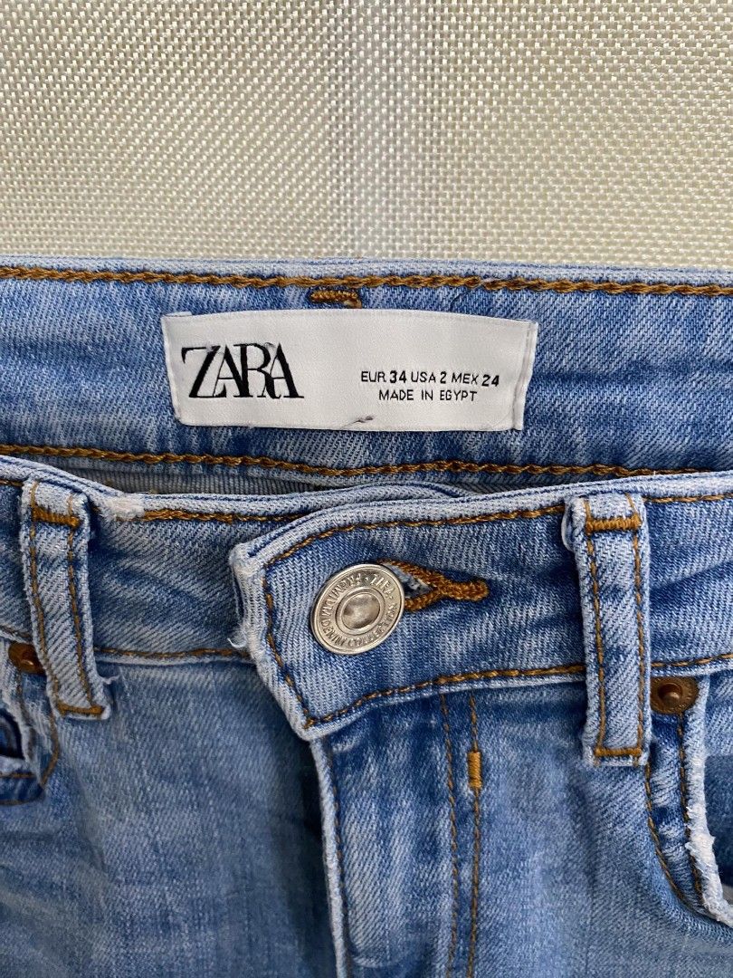 Zara denim ripped jeans, Women's Fashion, Bottoms, Jeans on Carousell