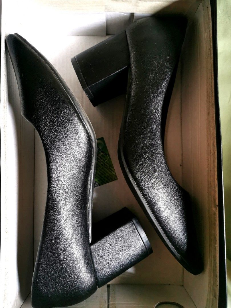 Alberto Black Heeled Shoes (Gail), Women's Fashion, Footwear, Heels on Carousell