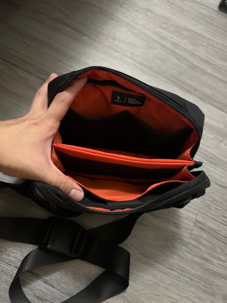 ALPAKA Tech Case Max, Men's Fashion, Bags, Sling Bags on Carousell