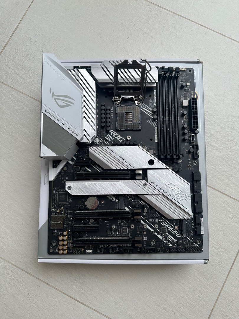 ASUS ROG Z490-A Gaming, Computers & Tech, Parts & Accessories, Computer ...